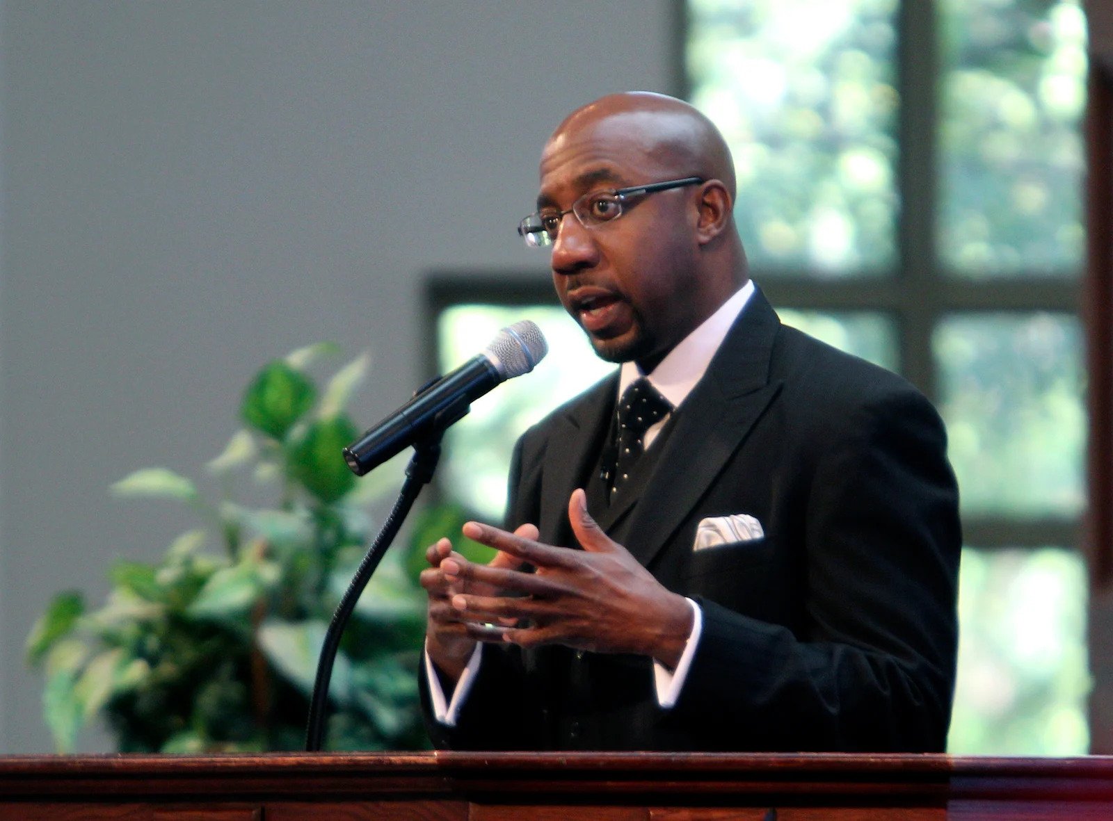 Raphael Warnock, Heir to MLK’s pulpit, Heads for Runoff for Georgia ...